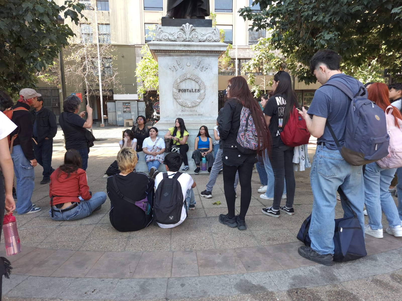 ESTUDIOS GENERALES: RECORRIDO POR EL BARRIO CÍVICO DEL CFG “LA CIUDAD COMO ESPACIO INCLUSIVO ...
